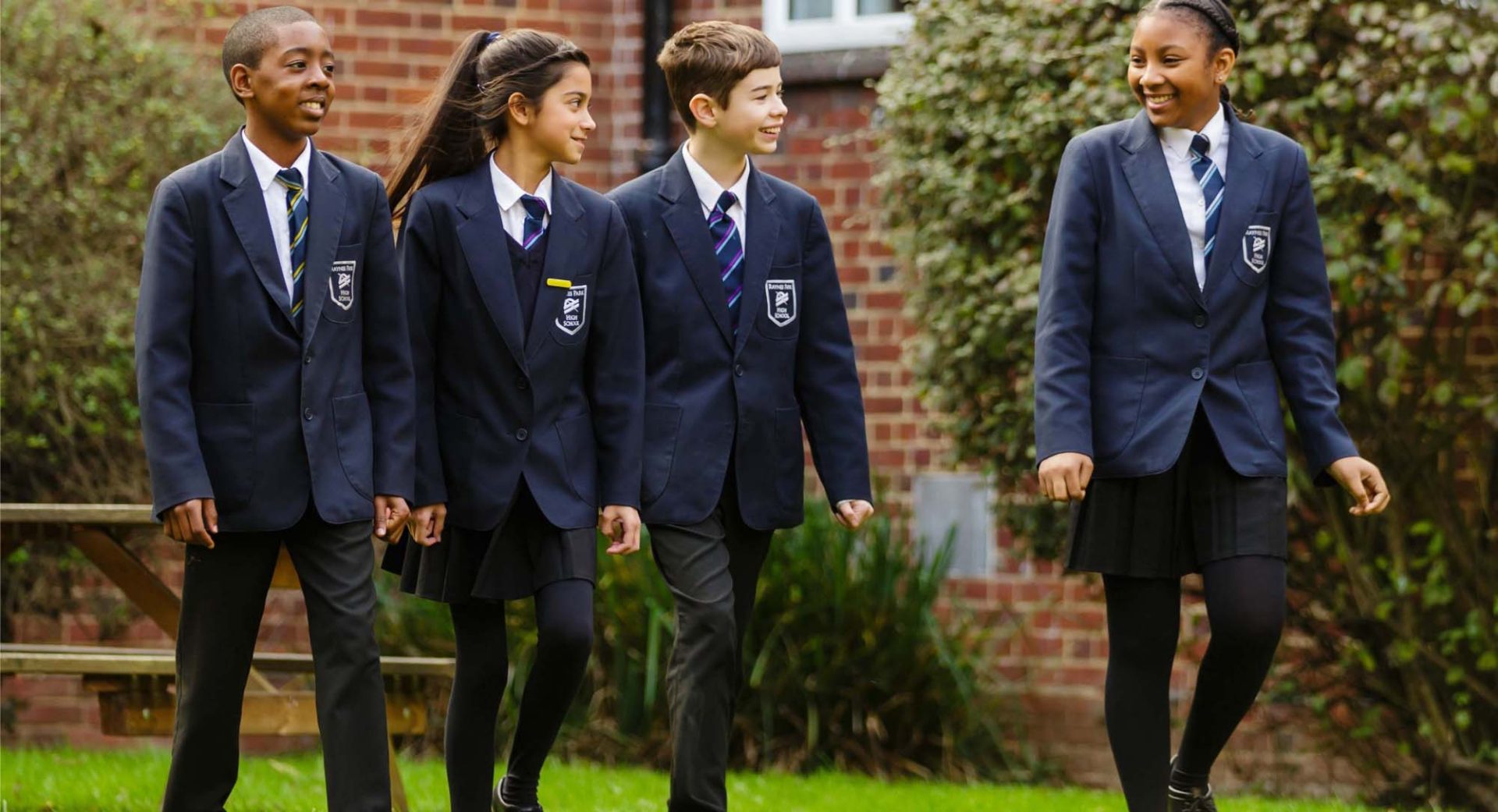 Haria’s Outfitters – Sarit